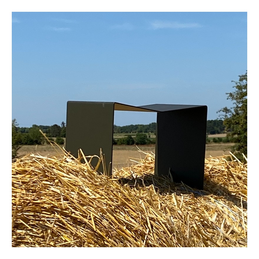 Tabouret en métal Maasai - design moderne |BY Terre et Métal