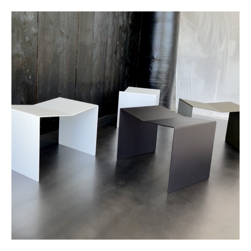 Tabouret en métal Maasai - design moderne |BY Terre et Métal